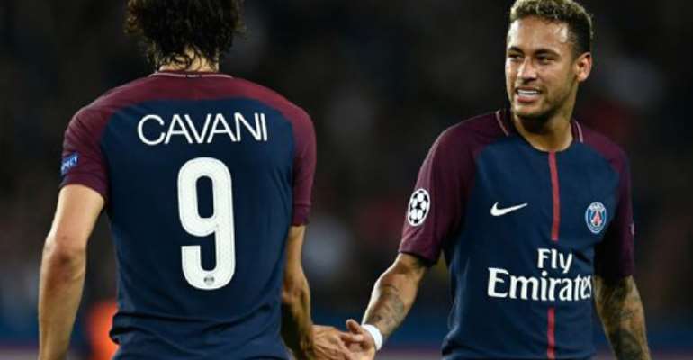 Neymar, Cavani Smoke Peace Pipe