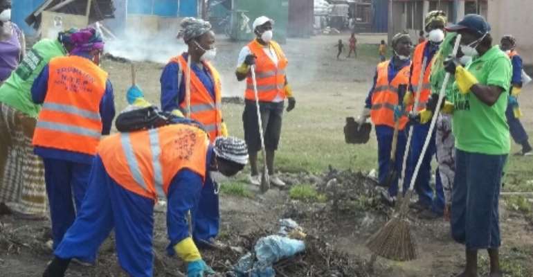 Journalist Organise clean up Exercise in Krachi East, Saving Ghana from ...