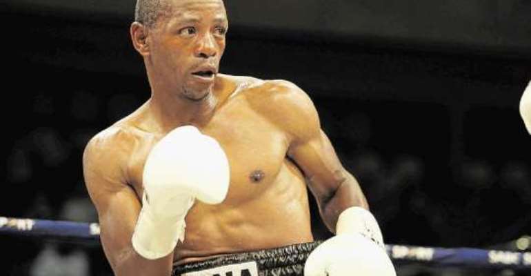 South African boxer collapses after 12 rounds