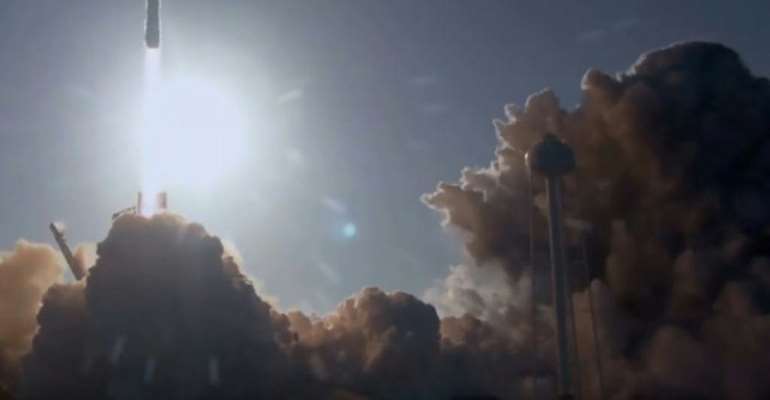 American SpaceX shuttle ready to fly astronauts to the ISS for the ...