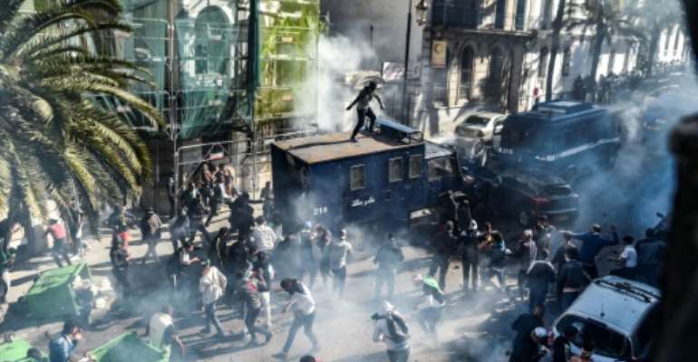 Clashes In Algiers On Eighth Friday Of Protests