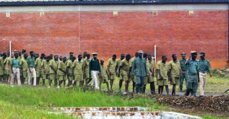 Over 100 die in Zimbabwe jail 'death traps'