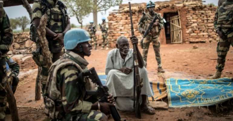 Attack kills 21 in central Mali ethnic flashpoint