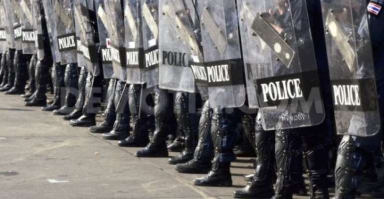 Police Hold Crowd Control Exercise