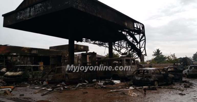 Report: Almost 100 lives lost in fire at Goil filling station at Circle