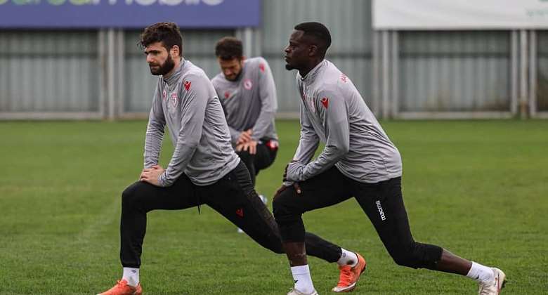 Edwin Gyasi trains with Samsunspor teammates ahead of Balıkesirspor tie