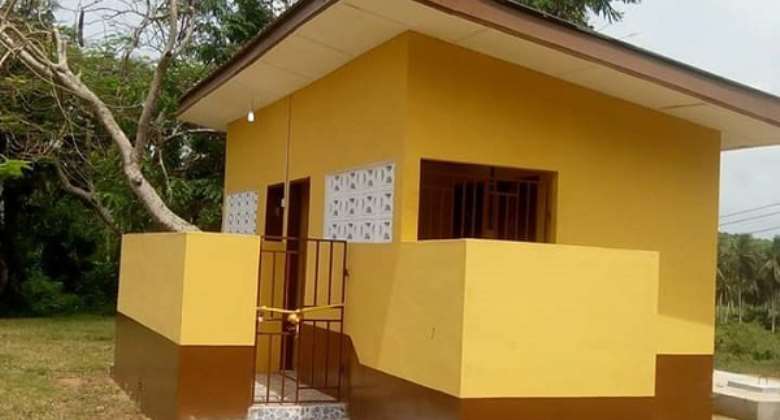 Bechem PRESEC, Techimantia Samuel Otu SHS students queue for hours, cry ...