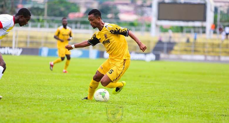 Richard Osei Agyemang Signs New 3-Year Contract With Ashanti Gold SC