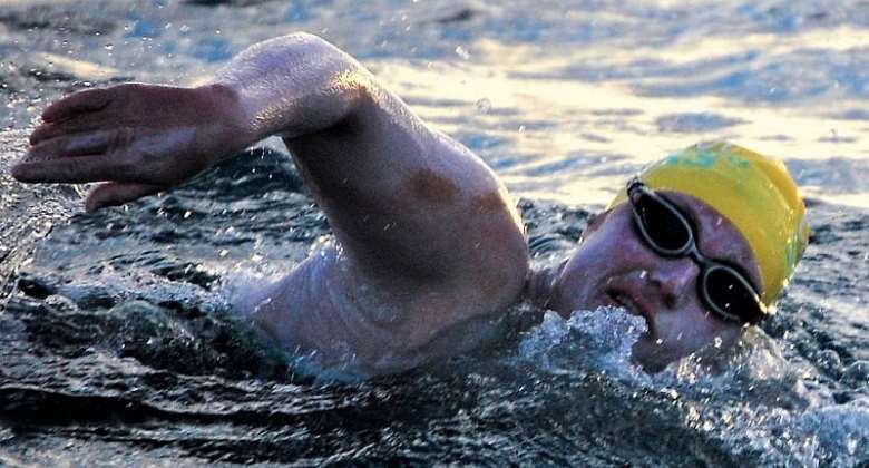 Record breaking Channel swimmer dedicates feat to survivors