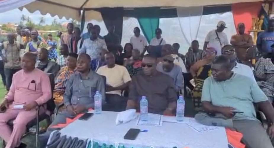 Gyakye Quayson supports 2,000 BECE graduates in Assin North