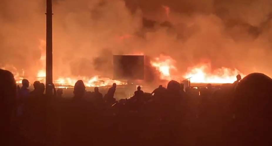 Kantamanto market on fire, several shops destroyed