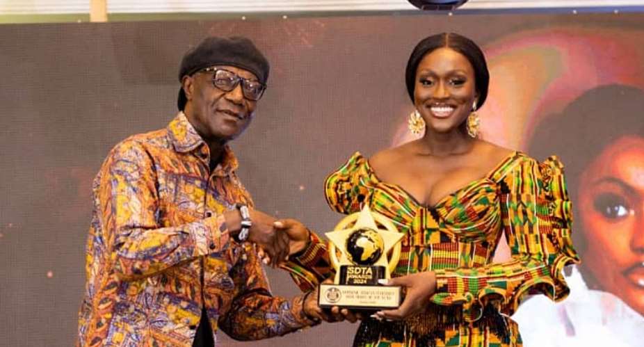 Linda Osifo honored as Supreme African Celebrity Role Model of the Year ...