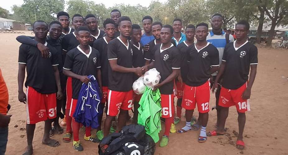 Red Bull Star David Atanga Turns To His Root, Donates Football ...