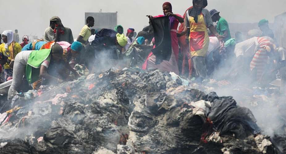 Traders reeling as fire destroys Ghana's largest clothes market