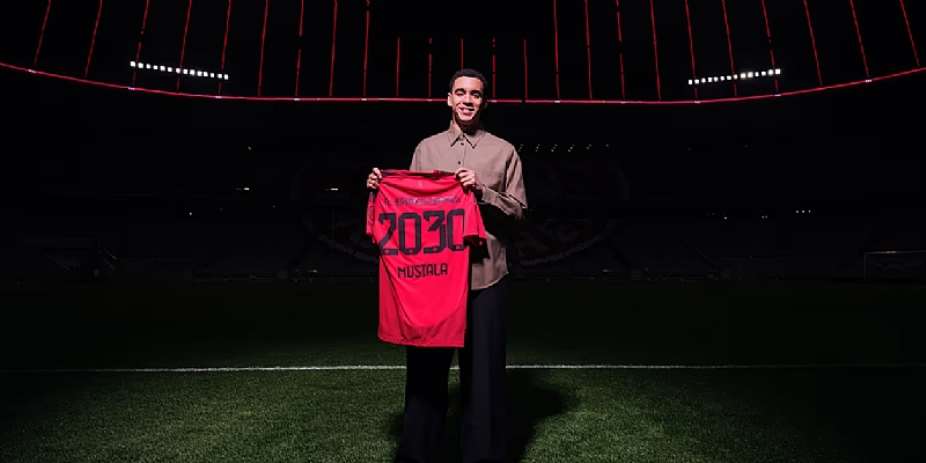 Jamal Musiala signs contract extension with FC Bayern until 2030
