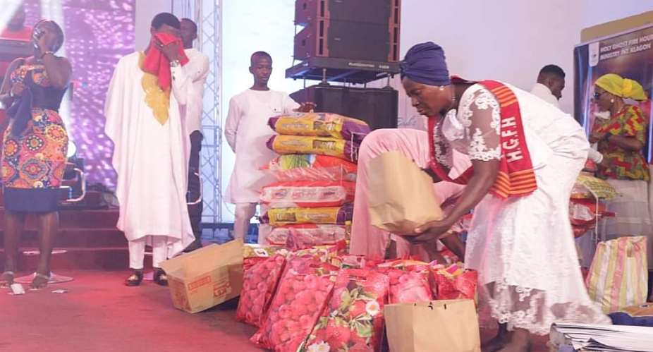 Klagon Holy Ghost Fire Hour Ministry donates to widows