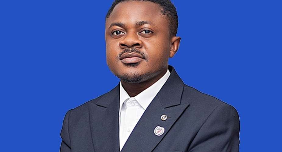 Prince Owusu Bonnah donates GH₵2,000 to support Obuasi fire tender repairs