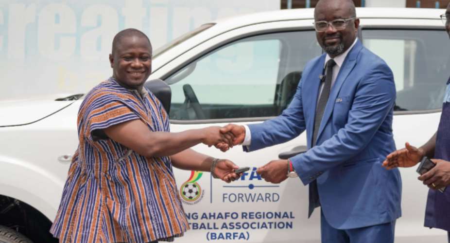 GFA hands over pickups from FIFA Forward Program to RFAs