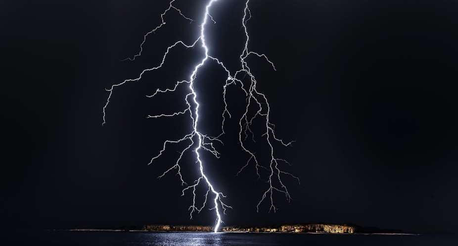 How lightning during rainfall kills Asanteman SHS student who got ...
