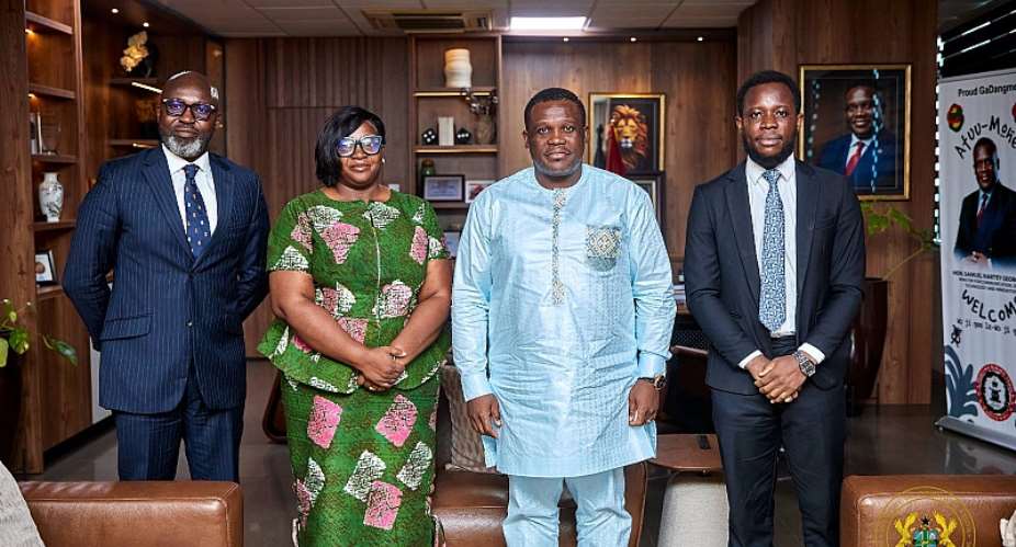 Communications Minister pushes AI collaboration ahead of One Vector ...