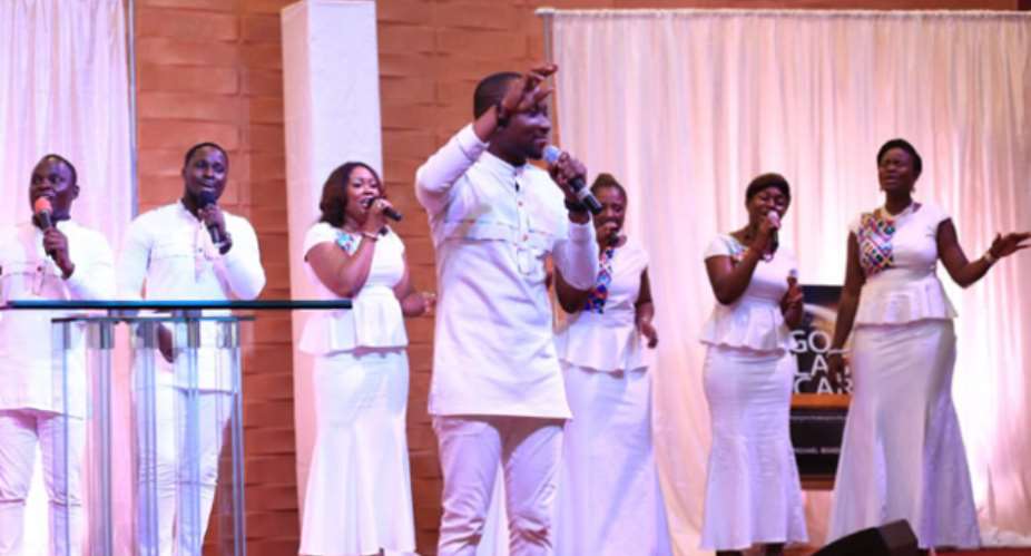 Maker's House holds 2017 'Living Room Worship Experience' on Saturday