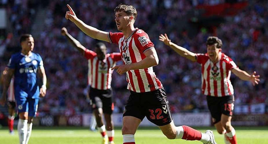 Sunderland reach Europa League at Chelsea's expense