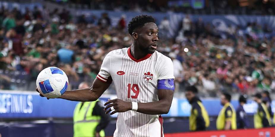 Davies in Canada World Cup squad despite injury