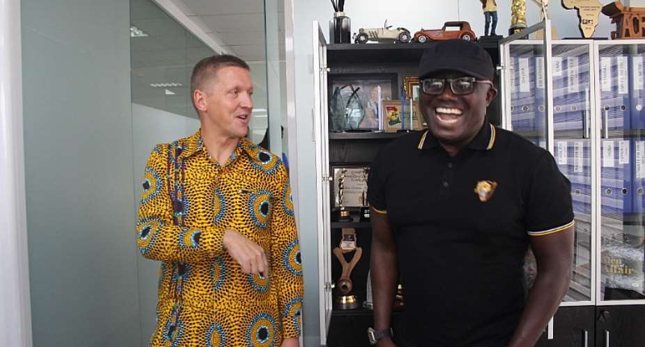 Outgoing British High C’ssioner Iain Walker embarks on Waakye tour with ...