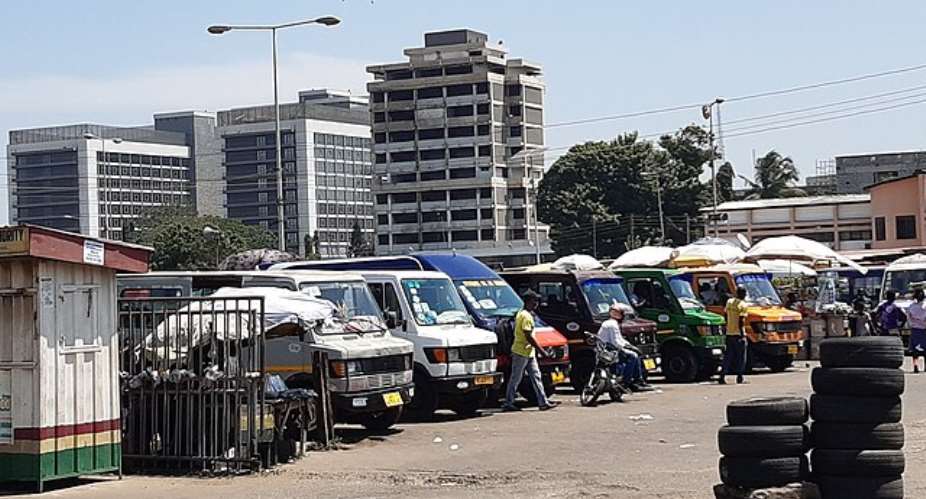 Shop keepers, traders grapple with stench and effluence from Accra Tema ...