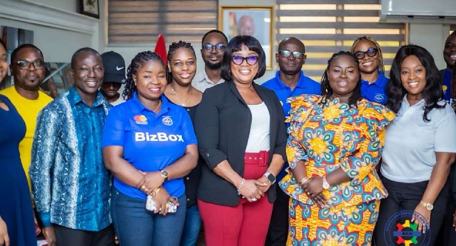 GEA CEO and Mastercard Foundation tour Koforidua Bead Market, visit ...