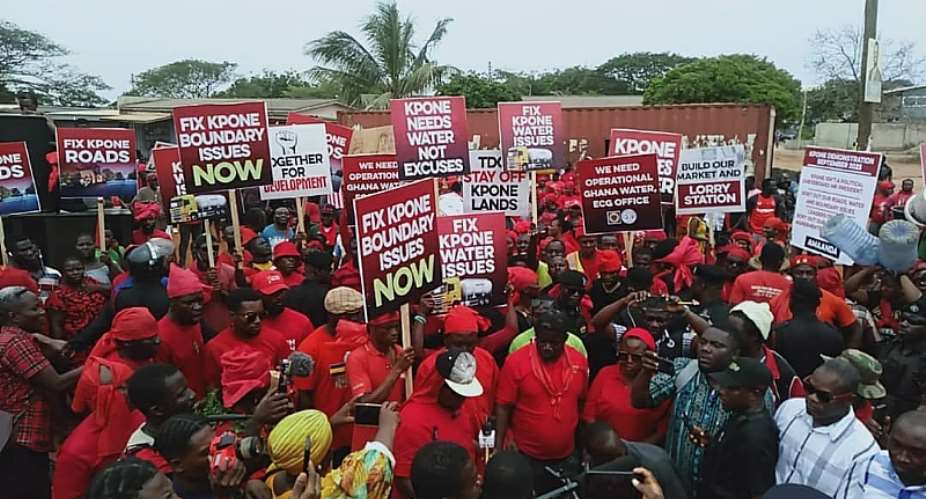 Kpone Okpokli youth demonstrate over bad road, persistent water crisis