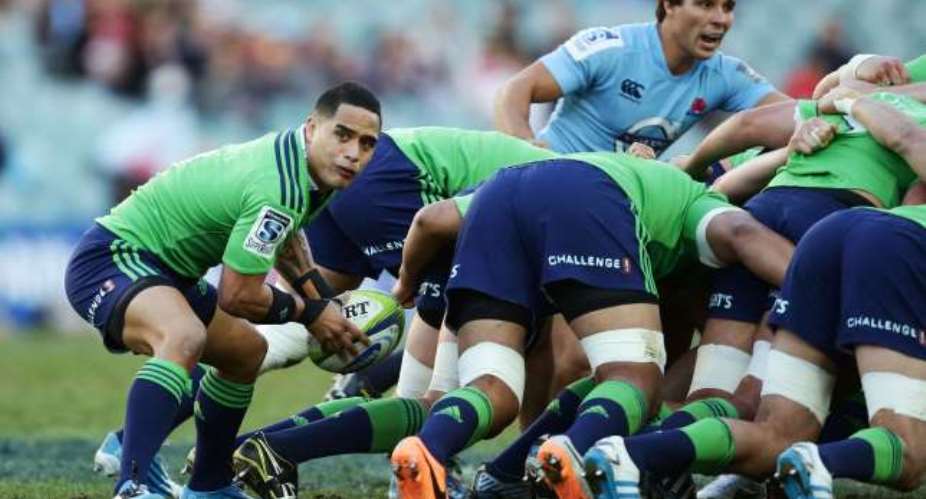 New Zealand scrum-half Aaron Smith commits to the Highlanders