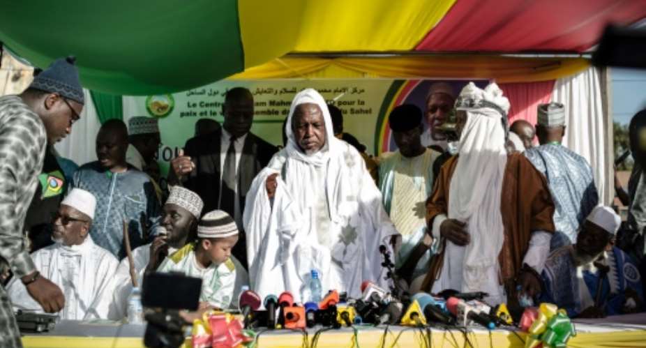 Can an exiled Malian imam unite people against the junta?