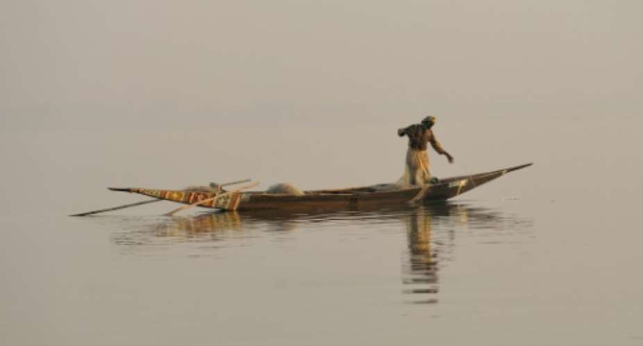Nineteen die as overloaded canoe capsizes in Mali: officials