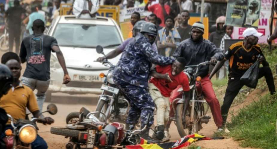 Ugandan opposition denounces 'military state' ahead of election