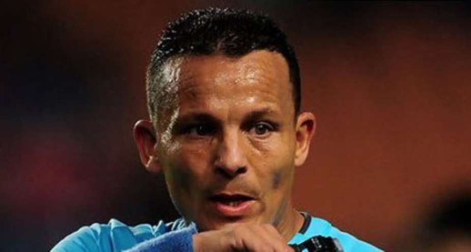 Algerian Haimoudi Djamel crowned best referee again